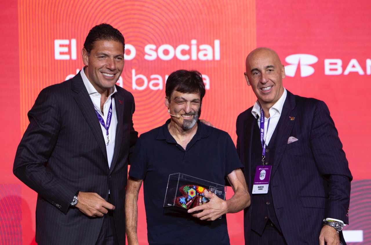 CONFERENCIA DE DAN ARIELY: Versión Estenográfica (galería) – Foro Banorte